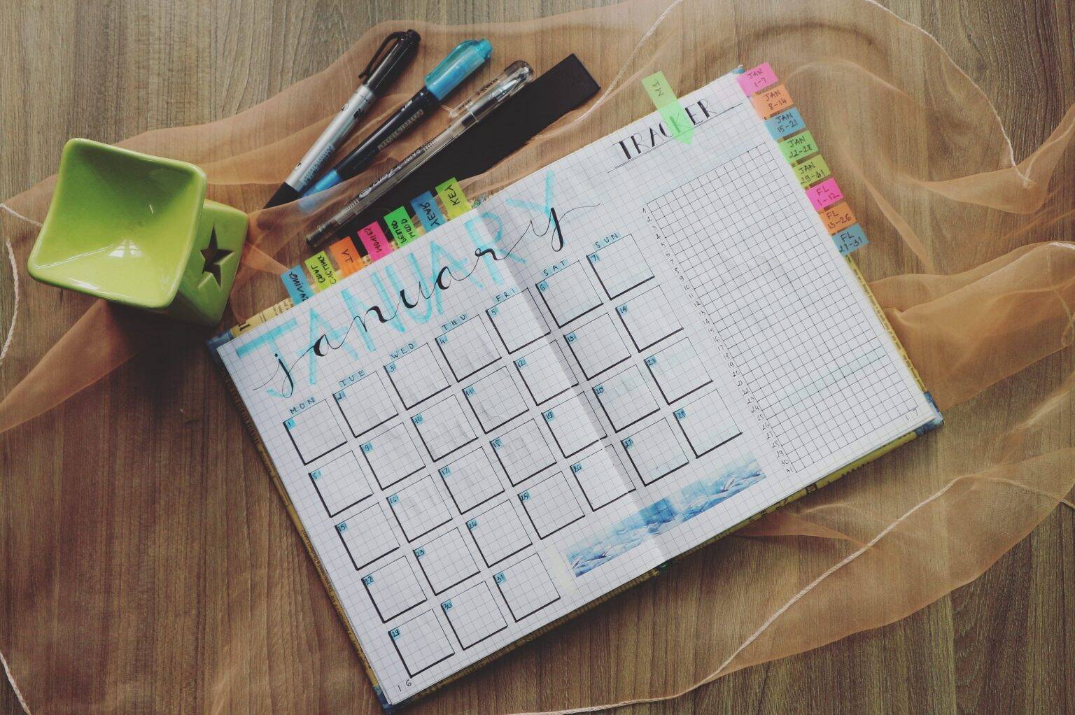 How To Manage Your Time In A Hybrid Workplace [Easy Guide]