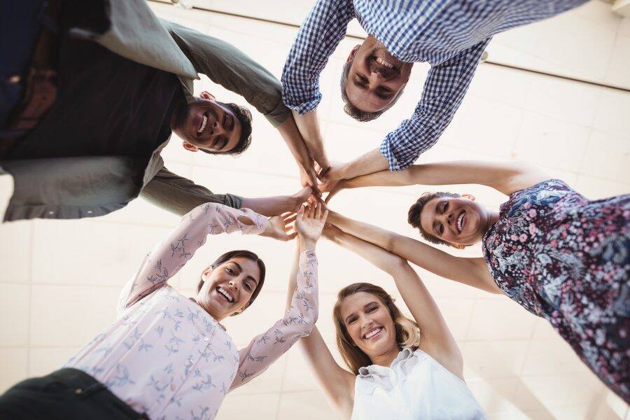 6 Hybrid Work Success Stories From Real Companies [2024]