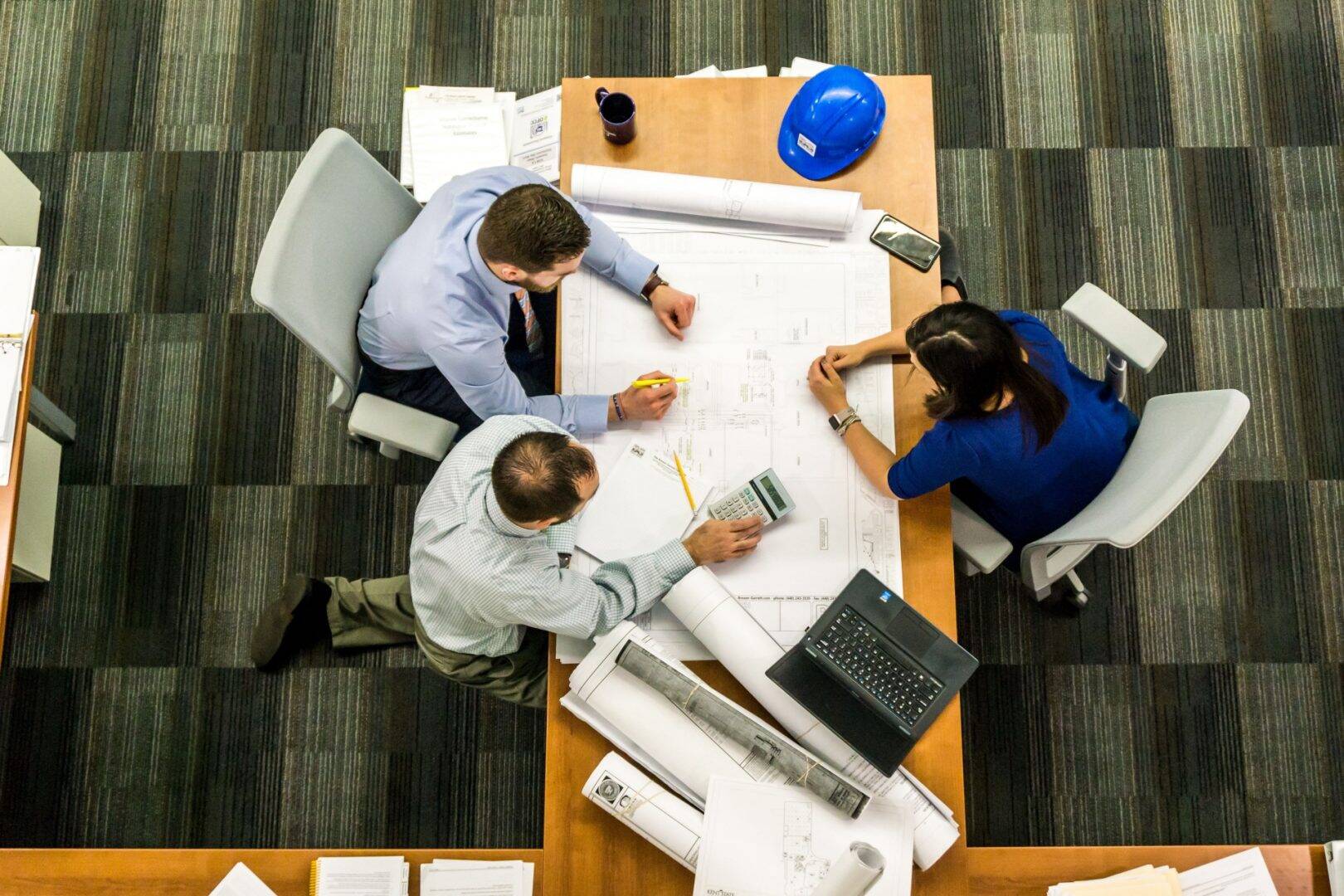 Best Hybrid Meeting Equipment: An Ultimate Guide [2024]