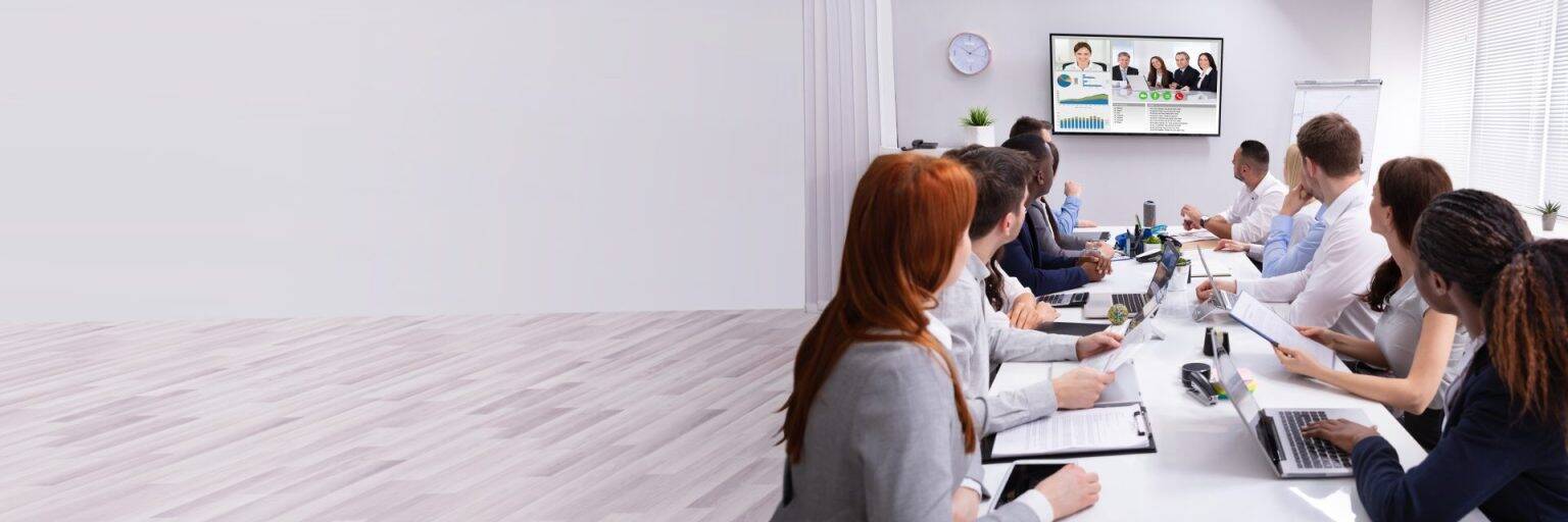 Best Hybrid Meeting Equipment: An Ultimate Guide [2024]