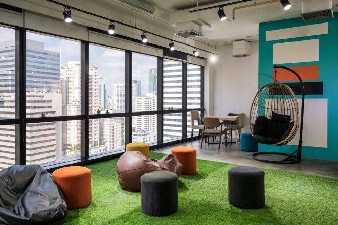 10 Examples Of Highly Creative Coworking Spaces [2024]